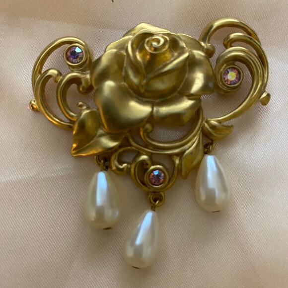 Avon | Jewelry | Vintage Avon Gold Tone Rose Brooch With Faux Pearls ...